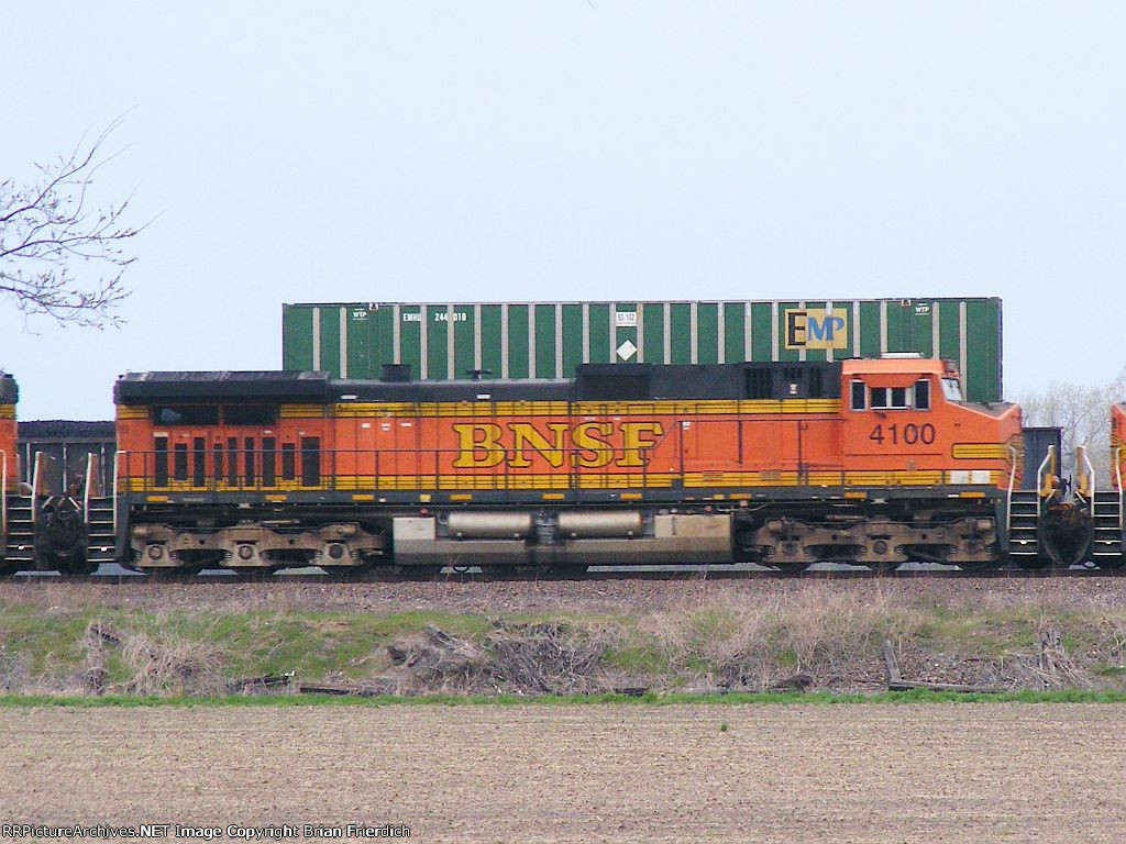 BNSF 4100